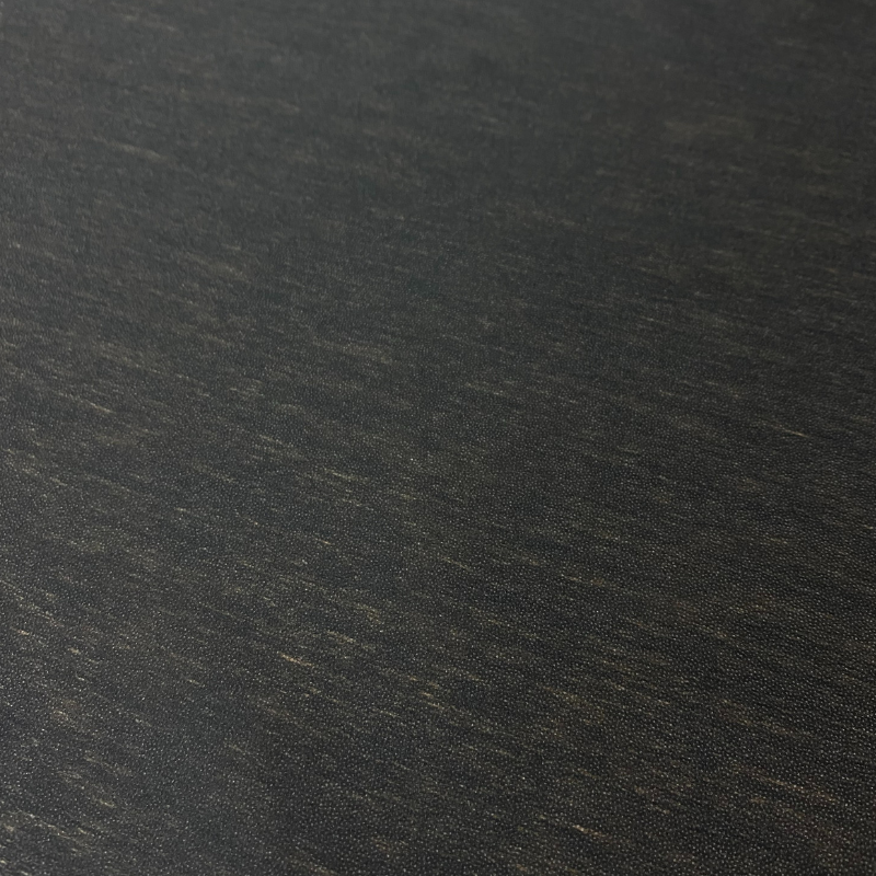 Viseline noire collante